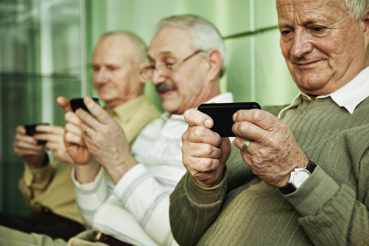 Older People on the Internet: Keys to Safe Surfing - Telefónica