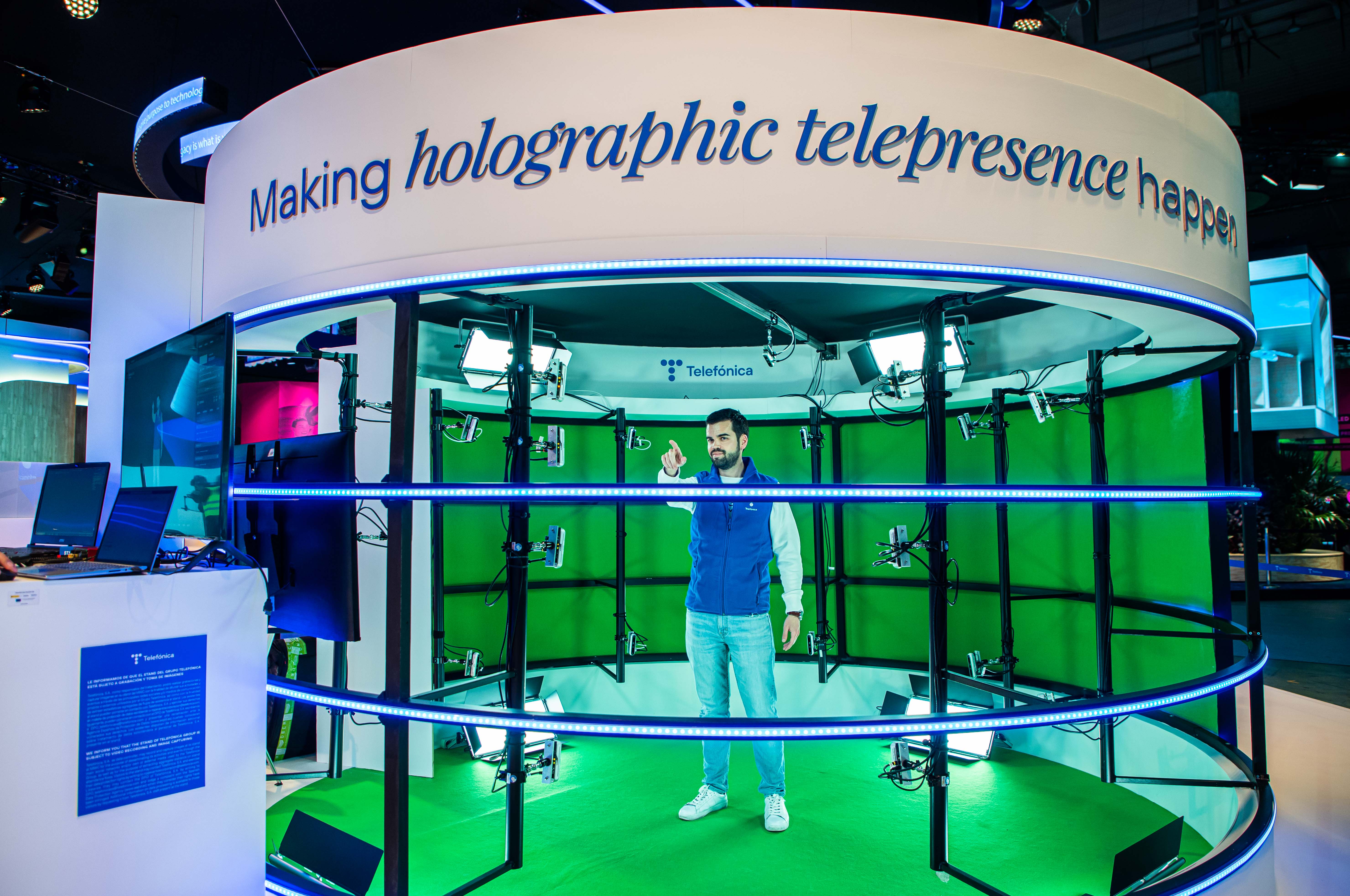 Telefónica showcases its holographic telepresence with 3D capture at ...