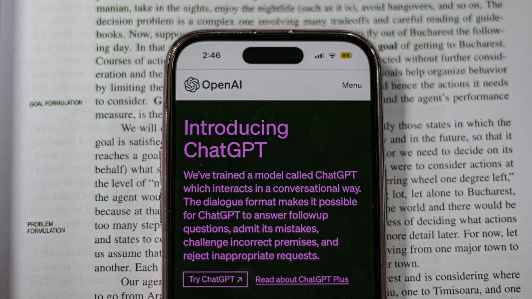 Exploring the evolution of ChatGPT: From GPT-3 to GPT-4 - Telefónica